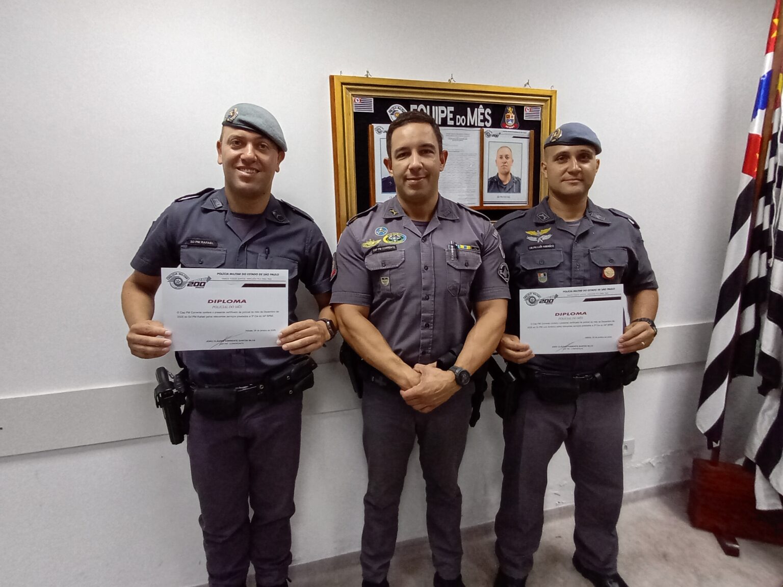 Cabo Luis Américo e soldado Rafael receberam a homenagem de Policiais ...